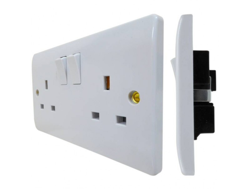 13 Amp Double Socket - Switched - Inboard Rockers - White