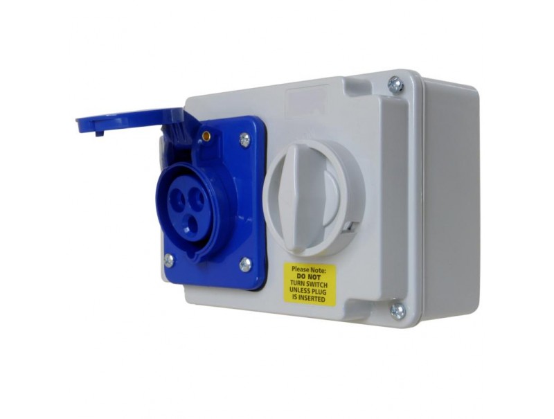 16 amp 3 pin 220 - 250 volt blue interlock switched socket