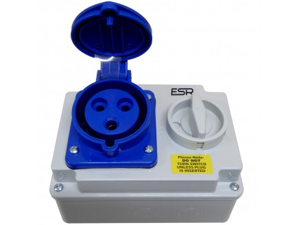 32 amp 3 pin 220 - 250 volt blue interlock switched socket